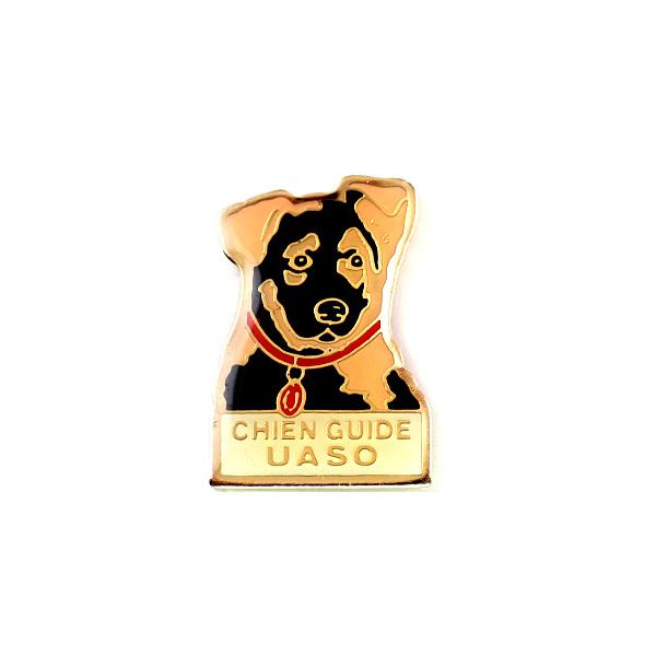 背景の１マスは５mmです。当店のピンバッジ はヴィンテージのレアな限定ピンバッジ です。それぞれのピンズの裏側の針には、新品の留め具をセットしてお送りします。新品の留め具代はピンズの商品代に含まれております。