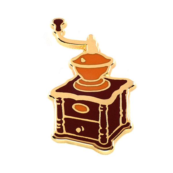 背景の１マスは５mmです。当店のピンバッジ はヴィンテージのレアな限定ピンバッジ です。それぞれのピンズの裏側の針には、新品の留め具をセットしてお送りします。新品の留め具代はピンズの商品代に含まれております。