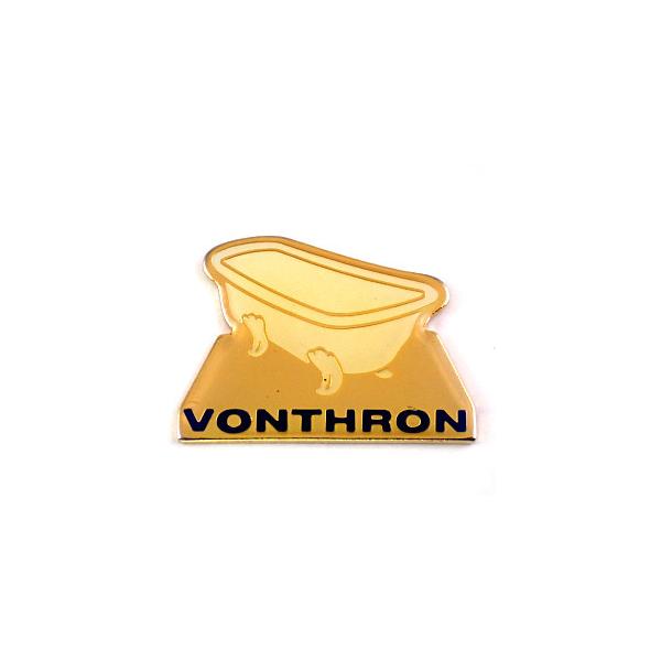 背景の１マスは５mmです。当店のピンバッジ はヴィンテージのレアな限定ピンバッジ です。それぞれのピンズの裏側の針には、新品の留め具をセットしてお送りします。新品の留め具代はピンズの商品代に含まれております。