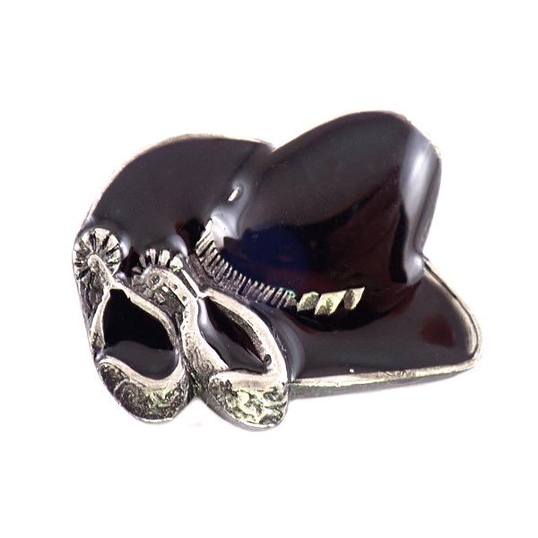 背景の１マスは５mmです。当店のピンバッジ はヴィンテージのレアな限定ピンバッジ です。それぞれのピンズの裏側の針には、新品の留め具をセットしてお送りします。新品の留め具代はピンズの商品代に含まれております。