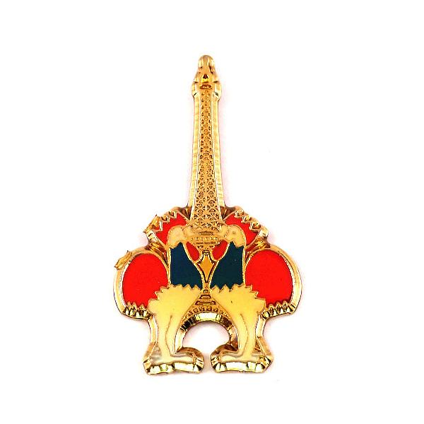 背景の１マスは５mmです。当店のピンバッジ はヴィンテージのレアな限定ピンバッジ です。それぞれのピンズの裏側の針には、新品の留め具をセットしてお送りします。新品の留め具代はピンズの商品代に含まれております。「Qualite Collect...