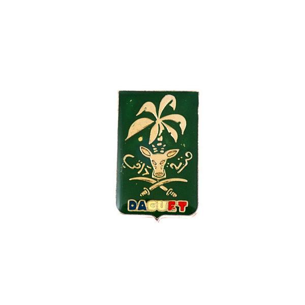 背景の１マスは５mmです。当店のピンバッジ はヴィンテージのレアな限定ピンバッジ です。それぞれのピンズの裏側の針には、新品の留め具をセットしてお送りします。新品の留め具代はピンズの商品代に含まれております。