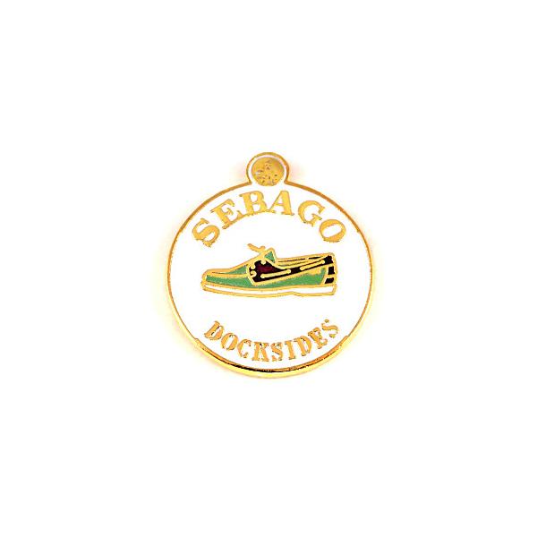 背景の１マスは５mmです。当店のピンバッジ はヴィンテージのレアな限定ピンバッジ です。それぞれのピンズの裏側の針には、新品の留め具をセットしてお送りします。新品の留め具代はピンズの商品代に含まれております。