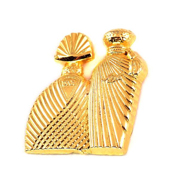 背景の１マスは５mmです。当店のピンバッジ はヴィンテージのレアな限定ピンバッジ です。それぞれのピンズの裏側の針には、新品の留め具をセットしてお送りします。新品の留め具代はピンズの商品代に含まれております。