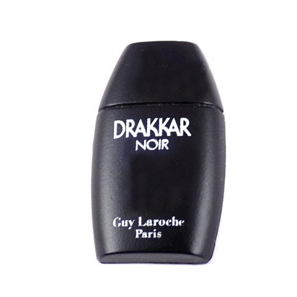 背景の１マスは５mmです。当店のピンバッジ はヴィンテージのレアな限定ピンバッジ です。それぞれのピンズの裏側の針には、新品の留め具をセットしてお送りします。新品の留め具代はピンズの商品代に含まれております。