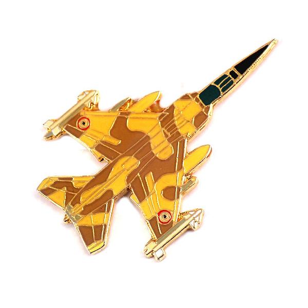 背景の１マスは５mmです。当店のピンバッジ はヴィンテージのレアな限定ピンバッジ です。それぞれのピンズの裏側の針には、新品の留め具をセットしてお送りします。新品の留め具代はピンズの商品代に含まれております。