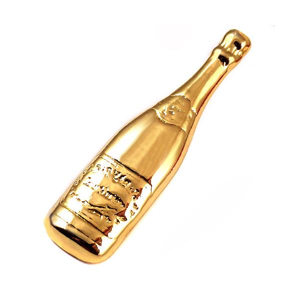 背景の１マスは５mmです。当店のピンバッジ はヴィンテージのレアな限定ピンバッジ です。それぞれのピンズの裏側の針には、新品の留め具をセットしてお送りします。新品の留め具代はピンズの商品代に含まれております。