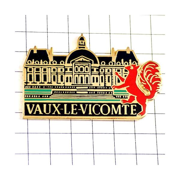 背景の１マスは５mmです。当店のピンバッジ はヴィンテージのレアな限定ピンバッジ です。それぞれのピンズの裏側の針には、新品の留め具をセットしてお送りします。新品の留め具代はピンズの商品代に含まれております。