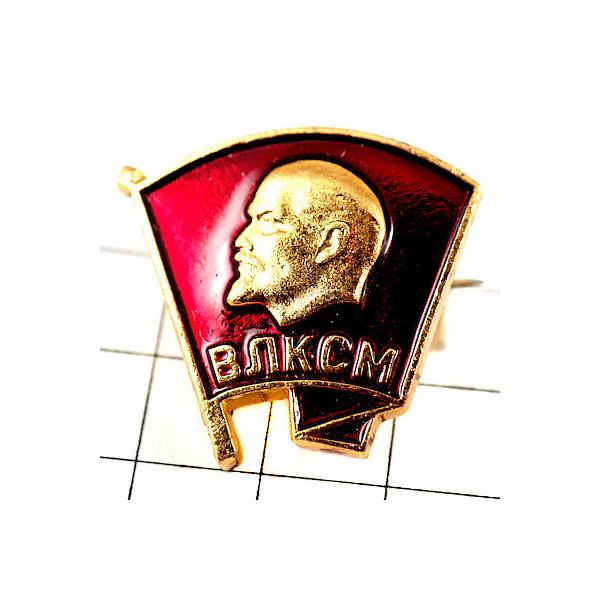 背景の１マスは５mmです。当店のブローチはヴィンテージのレアな限定ブローチです。アルミニウム製のピンズです。