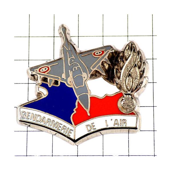 背景の１マスは５mmです。当店のピンバッジ はヴィンテージのレアな限定ピンバッジ です。それぞれのピンズの裏側の針には、新品の留め具をセットしてお送りします。新品の留め具代はピンズの商品代に含まれております。