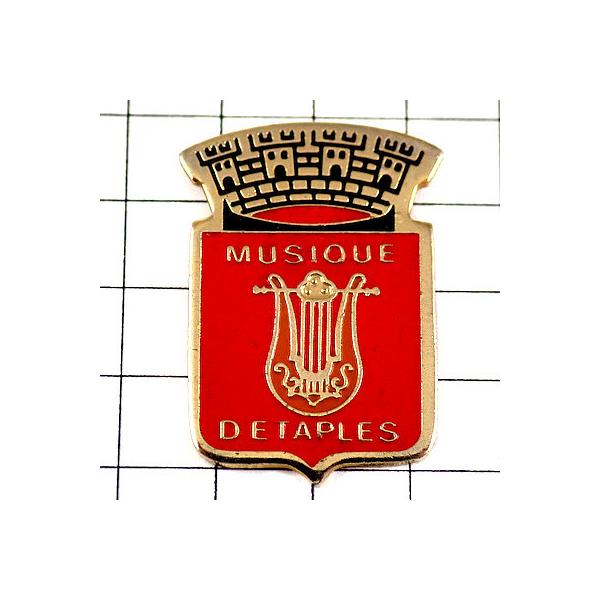 背景の１マスは５mmです。当店のピンバッジ はヴィンテージのレアな限定ピンバッジ です。それぞれのピンズの裏側の針には、新品の留め具をセットしてお送りします。新品の留め具代はピンズの商品代に含まれております。