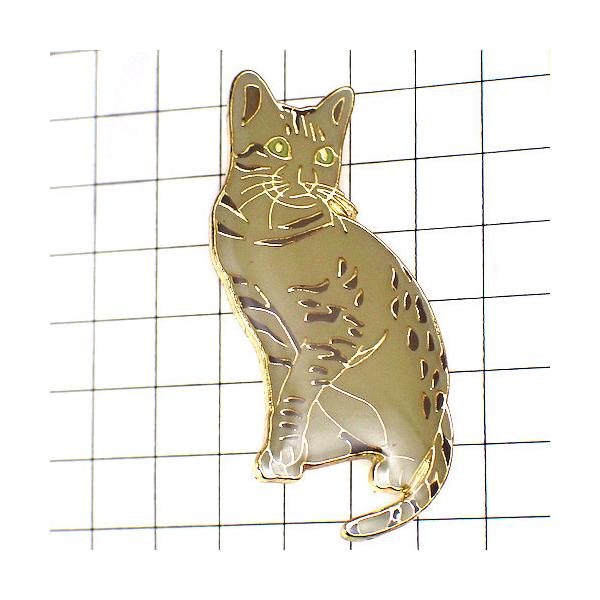 背景の１マスは５mmです。当店のブローチはヴィンテージのレアな限定ブローチです。