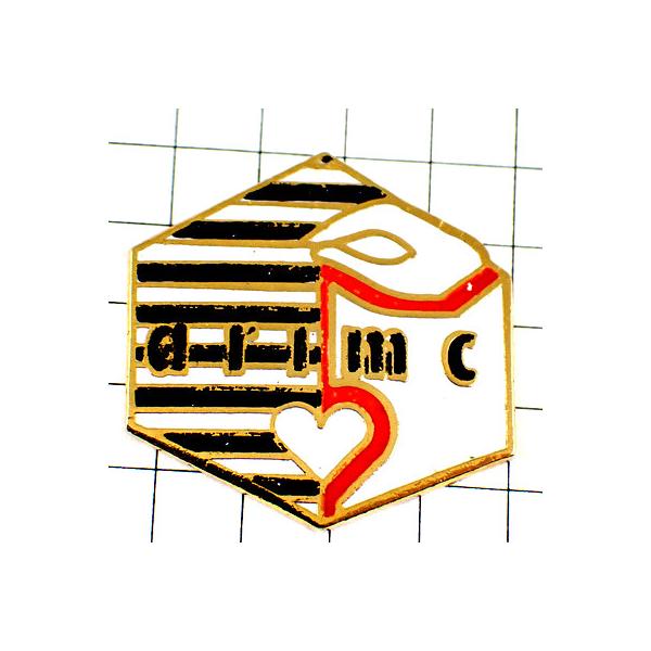 背景の１マスは５mmです。当店のピンバッジ はヴィンテージのレアな限定ピンバッジ です。それぞれのピンズの裏側の針には、新品の留め具をセットしてお送りします。新品の留め具代はピンズの商品代に含まれております。