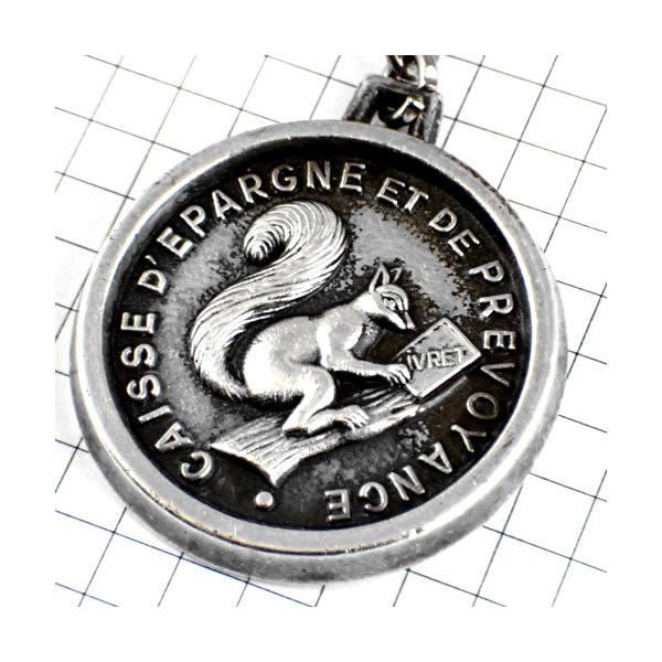 背景の１マスは５mmです。当店のキーホルダー はヴィンテージのレアな限定キーホルダー です。