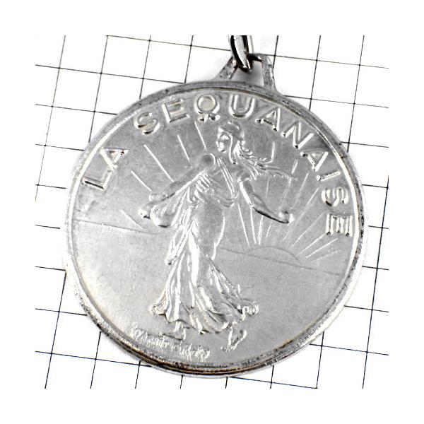 背景の１マスは５mmです。当店のキーホルダー はヴィンテージのレアな限定キーホルダー です。