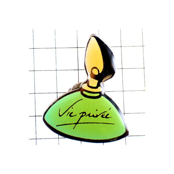 背景の１マスは５mmです。当店のピンバッジ はヴィンテージのレアな限定ピンバッジ です。それぞれのピンズの裏側の針には、新品の留め具をセットしてお送りします。新品の留め具代はピンズの商品代に含まれております。