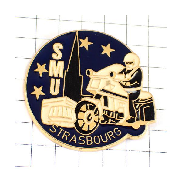 背景の１マスは５mmです。当店のピンバッジ はヴィンテージのレアな限定ピンバッジ です。それぞれのピンズの裏側の針には、新品の留め具をセットしてお送りします。新品の留め具代はピンズの商品代に含まれております。