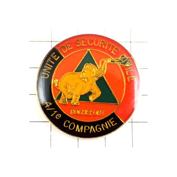 背景の１マスは５mmです。当店のピンバッジ はヴィンテージのレアな限定ピンバッジ です。それぞれのピンズの裏側の針には、新品の留め具をセットしてお送りします。新品の留め具代はピンズの商品代に含まれております。