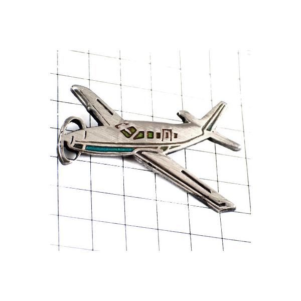 背景の１マスは５mmです。当店のピンバッジ はヴィンテージのレアな限定ピンバッジ です。それぞれのピンズの裏側の針には、新品の留め具をセットしてお送りします。新品の留め具代はピンズの商品代に含まれております。