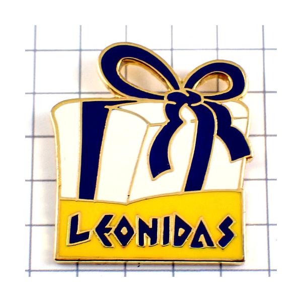 背景の１マスは５mmです。当店のピンバッジ はヴィンテージのレアな限定ピンバッジ です。それぞれのピンズの裏側の針には、新品の留め具をセットしてお送りします。新品の留め具代はピンズの商品代に含まれております。