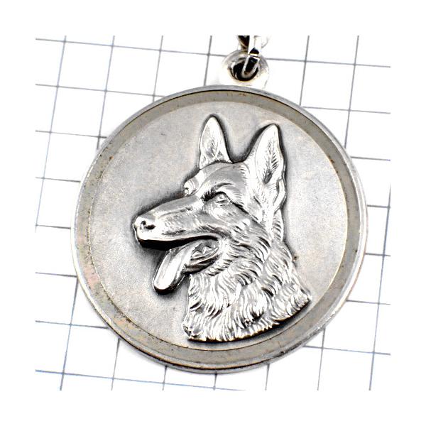 背景の１マスは５mmです。当店のキーホルダー はヴィンテージのレアな限定キーホルダー です。