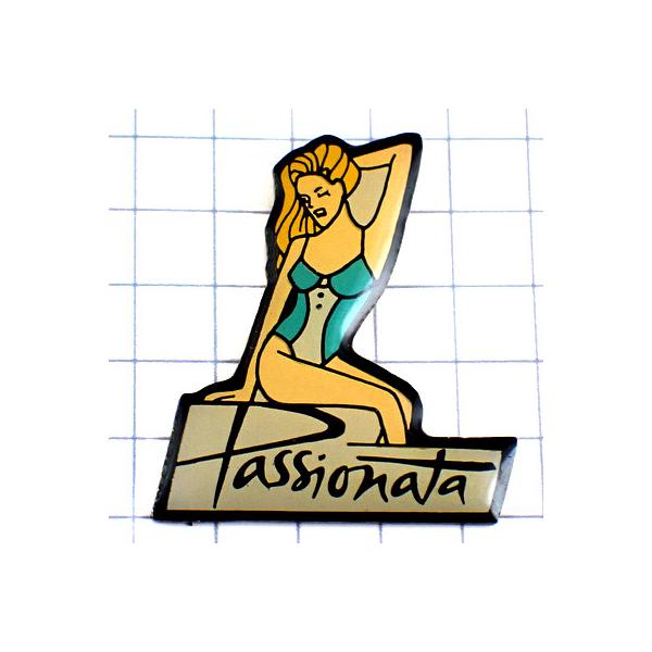 背景の１マスは５mmです。当店のピンバッジ はヴィンテージのレアな限定ピンバッジ です。それぞれのピンズの裏側の針には、新品の留め具をセットしてお送りします。新品の留め具代はピンズの商品代に含まれております。