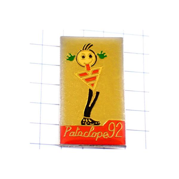 背景の１マスは５mmです。当店のピンバッジ はヴィンテージのレアな限定ピンバッジ です。それぞれのピンズの裏側の針には、新品の留め具をセットしてお送りします。新品の留め具代はピンズの商品代に含まれております。