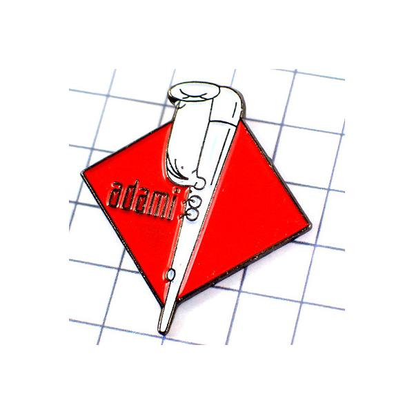 背景の１マスは５mmです。当店のピンバッジ はヴィンテージのレアな限定ピンバッジ です。それぞれのピンズの裏側の針には、新品の留め具をセットしてお送りします。新品の留め具代はピンズの商品代に含まれております。