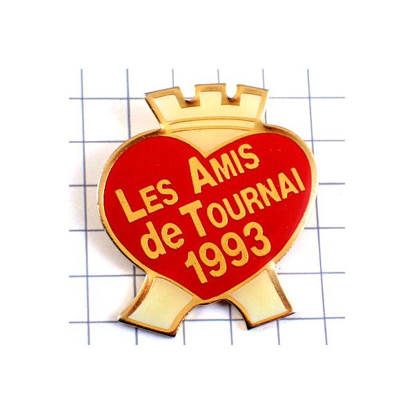 背景の１マスは５mmです。当店のピンバッジ はヴィンテージのレアな限定ピンバッジ です。それぞれのピンズの裏側の針には、新品の留め具をセットしてお送りします。新品の留め具代はピンズの商品代に含まれております。