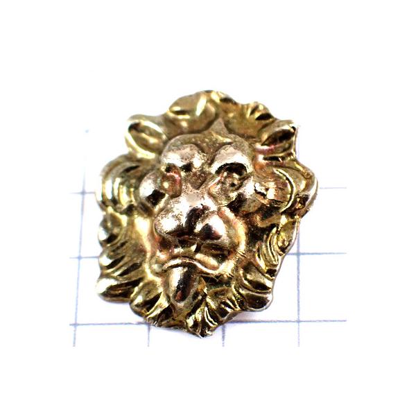 背景の１マスは５mmです。当店のピンバッジ はヴィンテージのレアな限定ピンバッジ です。それぞれのピンズの裏側の針には、新品の留め具をセットしてお送りします。新品の留め具代はピンズの商品代に含まれております。