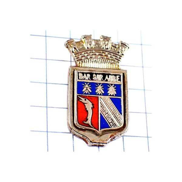 背景の１マスは５mmです。当店のピンバッジ はヴィンテージのレアな限定ピンバッジ です。それぞれのピンズの裏側の針には、新品の留め具をセットしてお送りします。新品の留め具代はピンズの商品代に含まれております。