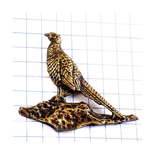 背景の１マスは５mmです。当店のピンバッジ はヴィンテージのレアな限定ピンバッジ です。それぞれのピンズの裏側の針には、新品の留め具をセットしてお送りします。新品の留め具代はピンズの商品代に含まれております。