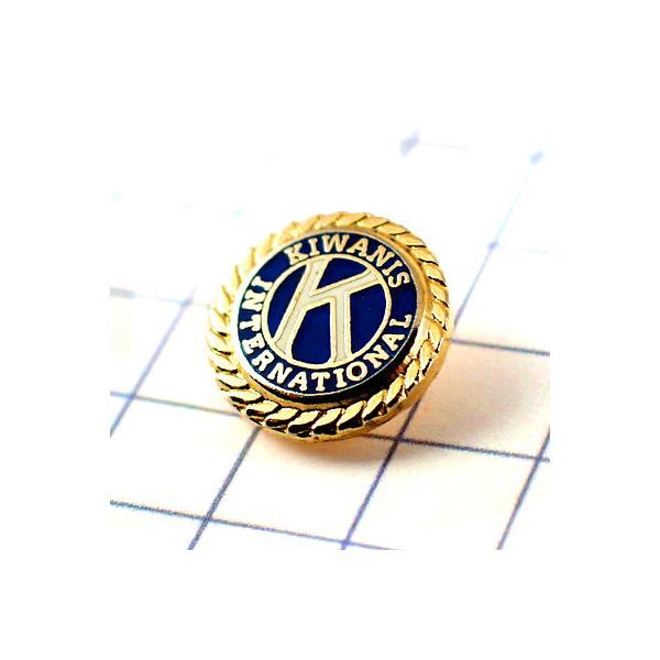 背景の１マスは５mmです。当店のピンバッジ はヴィンテージのレアな限定ピンバッジ です。それぞれのピンズの裏側の針には、新品の留め具をセットしてお送りします。新品の留め具代はピンズの商品代に含まれております。