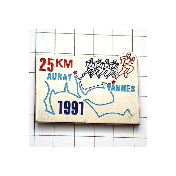 背景の１マスは５mmです。当店のピンバッジ はヴィンテージのレアな限定ピンバッジ です。それぞれのピンズの裏側の針には、新品の留め具をセットしてお送りします。新品の留め具代はピンズの商品代に含まれております。