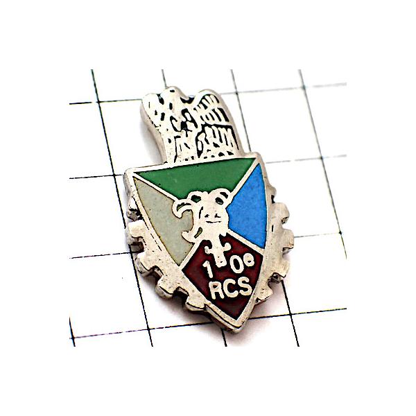 背景の１マスは５mmです。当店のピンバッジ はヴィンテージのレアな限定ピンバッジ です。それぞれのピンズの裏側の針には、新品の留め具をセットしてお送りします。新品の留め具代はピンズの商品代に含まれております。