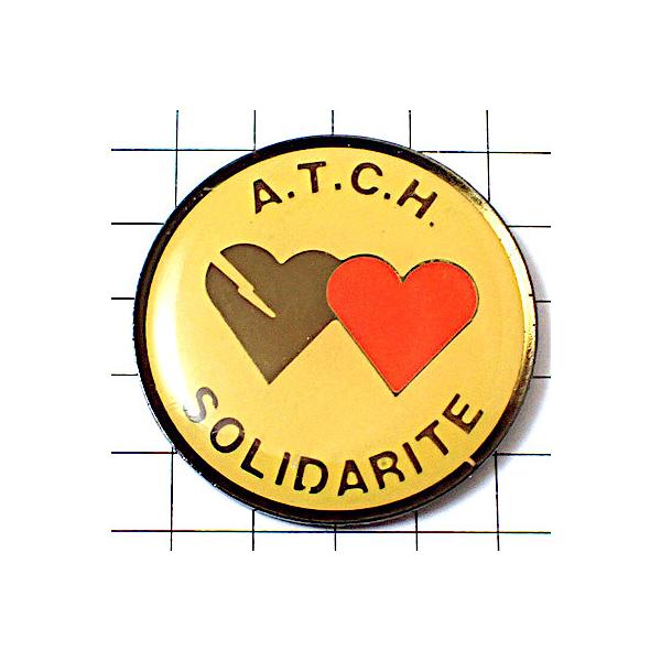 背景の１マスは５mmです。当店のピンバッジ はヴィンテージのレアな限定ピンバッジ です。それぞれのピンズの裏側の針には、新品の留め具をセットしてお送りします。新品の留め具代はピンズの商品代に含まれております。