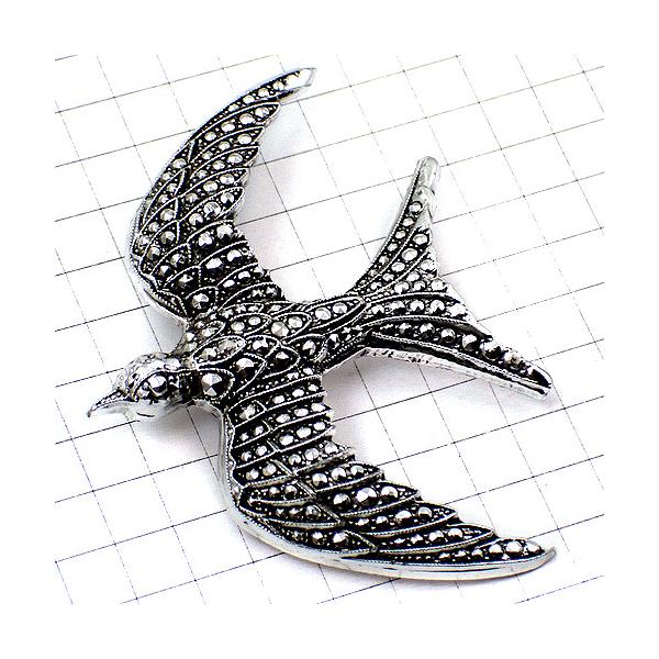 背景の１マスは５mmです。当店のブローチはヴィンテージのレアな限定ブローチです。