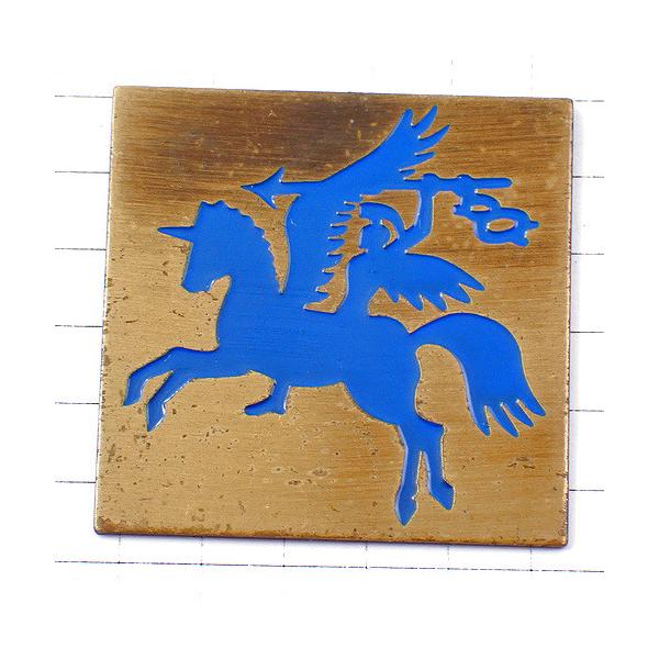 背景の１マスは５mmです。当店のピンバッジ はヴィンテージのレアな限定ピンバッジ です。それぞれのピンズの裏側の針には、新品の留め具をセットしてお送りします。新品の留め具代はピンズの商品代に含まれております。