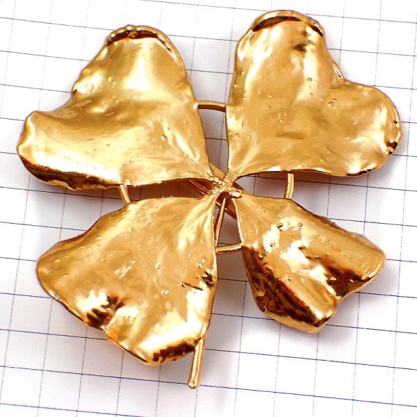 背景の１マスは５mmです。当店のブローチはヴィンテージのレアな限定ブローチです。