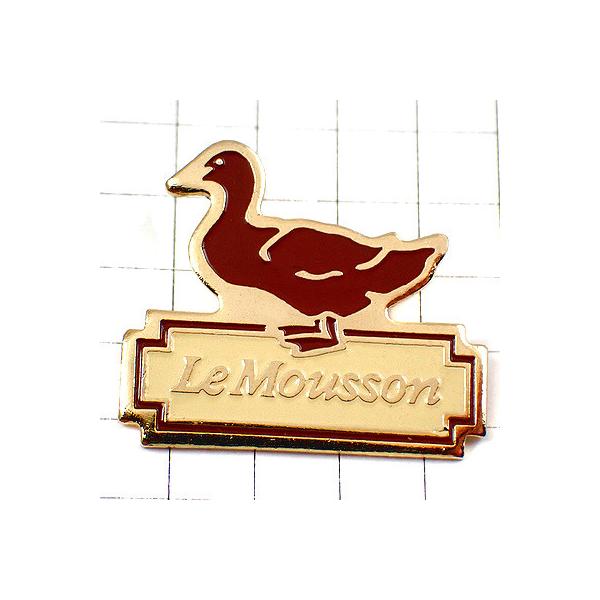 背景の１マスは５mmです。当店のピンバッジ はヴィンテージのレアな限定ピンバッジ です。それぞれのピンズの裏側の針には、新品の留め具をセットしてお送りします。新品の留め具代はピンズの商品代に含まれております。