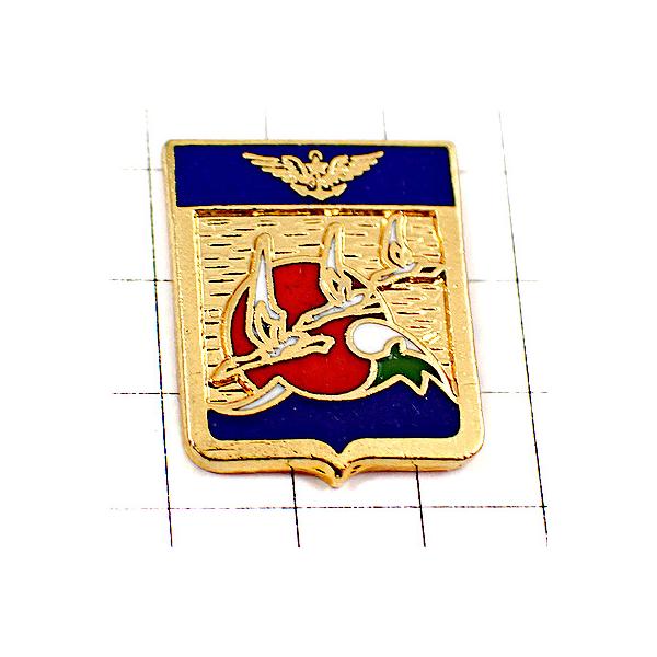 背景の１マスは５mmです。当店のピンバッジ はヴィンテージのレアな限定ピンバッジ です。それぞれのピンズの裏側の針には、新品の留め具をセットしてお送りします。新品の留め具代はピンズの商品代に含まれております。