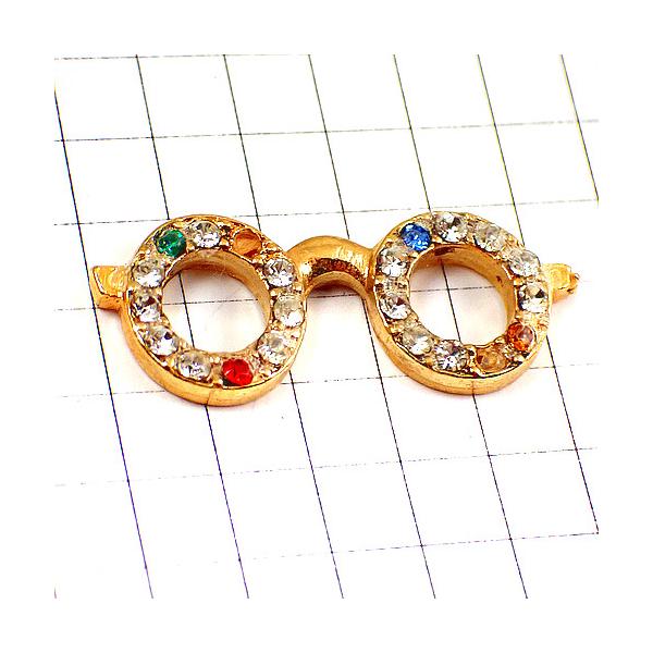 背景の１マスは５mmです。当店のピンバッジ はヴィンテージのレアな限定ピンバッジ です。それぞれのピンズの裏側の針には、新品の留め具をセットしてお送りします。新品の留め具代はピンズの商品代に含まれております。