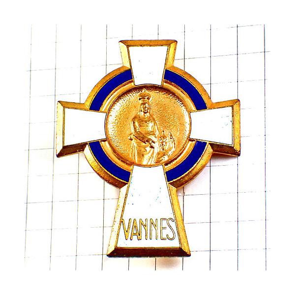 背景の１マスは５mmです。当店のブローチはヴィンテージのレアな限定ブローチです。