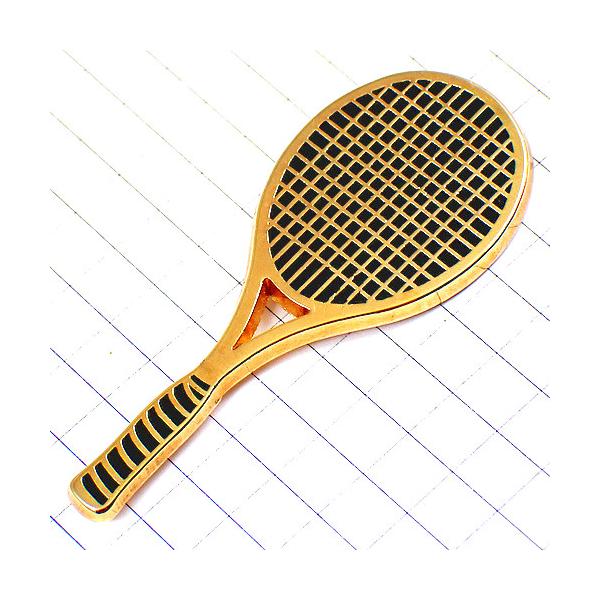 背景の１マスは５mmです。当店のピンバッジ はヴィンテージのレアな限定ピンバッジ です。それぞれのピンズの裏側の針には、新品の留め具をセットしてお送りします。新品の留め具代はピンズの商品代に含まれております。