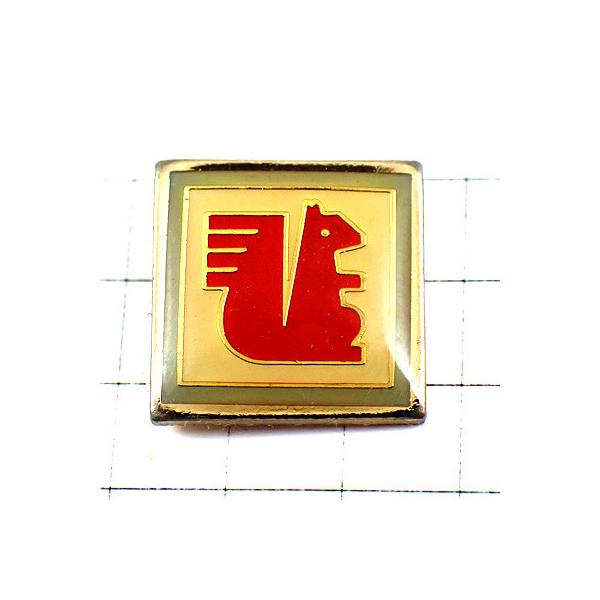 背景の１マスは５mmです。当店のピンバッジ はヴィンテージのレアな限定ピンバッジ です。それぞれのピンズの裏側の針には、新品の留め具をセットしてお送りします。新品の留め具代はピンズの商品代に含まれております。