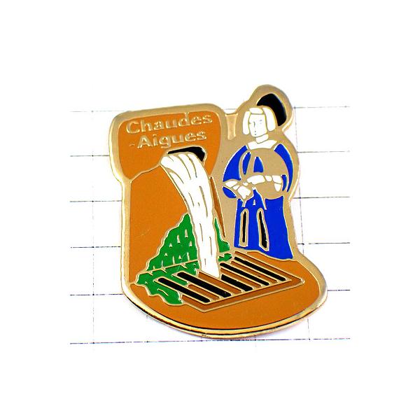 背景の１マスは５mmです。当店のピンバッジ はヴィンテージのレアな限定ピンバッジ です。それぞれのピンズの裏側の針には、新品の留め具をセットしてお送りします。新品の留め具代はピンズの商品代に含まれております。