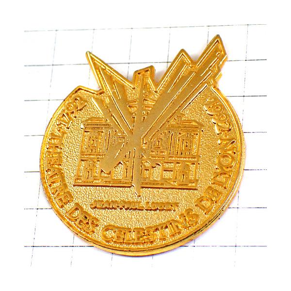 背景の１マスは５mmです。当店のピンバッジ はヴィンテージのレアな限定ピンバッジ です。それぞれのピンズの裏側の針には、新品の留め具をセットしてお送りします。新品の留め具代はピンズの商品代に含まれております。