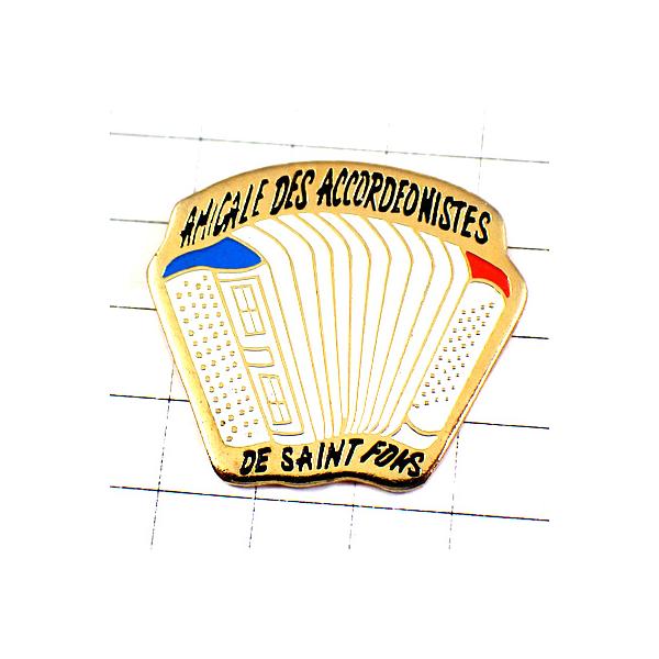 背景の１マスは５mmです。当店のピンバッジ はヴィンテージのレアな限定ピンバッジ です。それぞれのピンズの裏側の針には、新品の留め具をセットしてお送りします。新品の留め具代はピンズの商品代に含まれております。