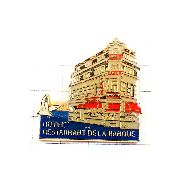 背景の１マスは５mmです。当店のピンバッジ はヴィンテージのレアな限定ピンバッジ です。それぞれのピンズの裏側の針には、新品の留め具をセットしてお送りします。新品の留め具代はピンズの商品代に含まれております。