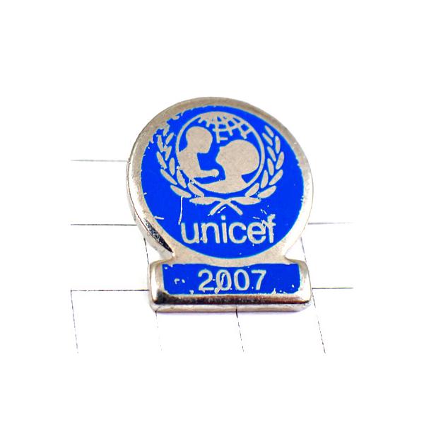 背景の１マスは５mmです。当店のピンバッジ はヴィンテージのレアな限定ピンバッジ です。それぞれのピンズの裏側の針には、新品の留め具をセットしてお送りします。新品の留め具代はピンズの商品代に含まれております。